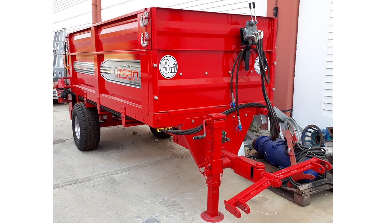 Solid Manure Spreader Trailer OZKGS3 - Intermix