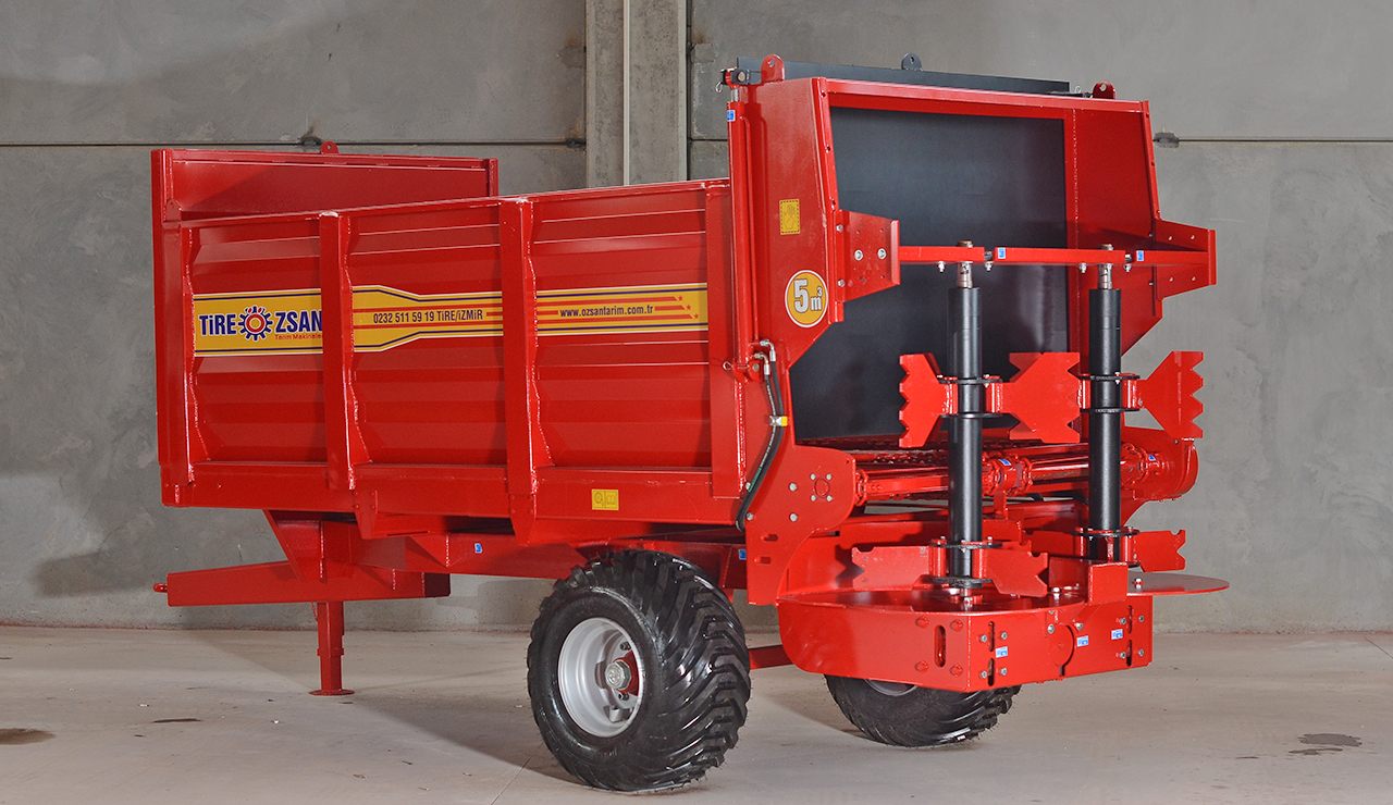 Solid Manure Spreader Trailer OZKGS5 - Intermix
