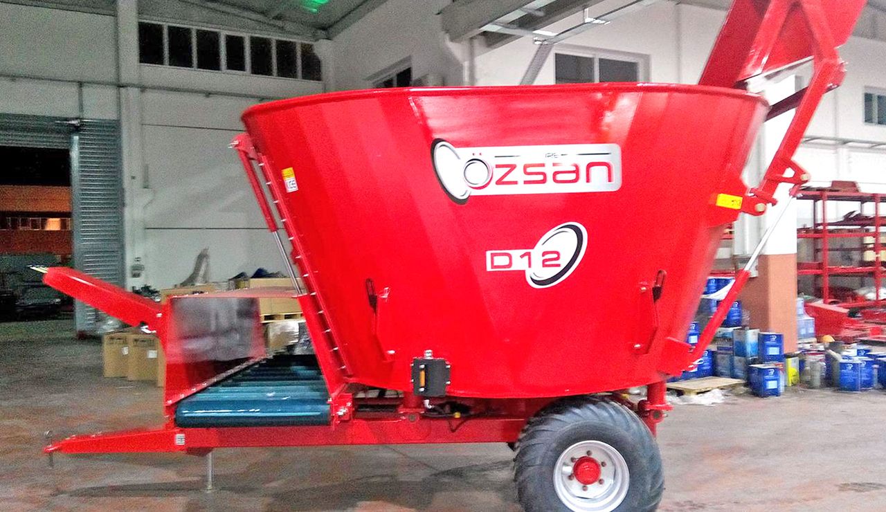 Vertical Auger Feed Mixer D12 - Intermix